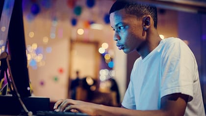 9 Signs Your Teen Is Addicted To Technology